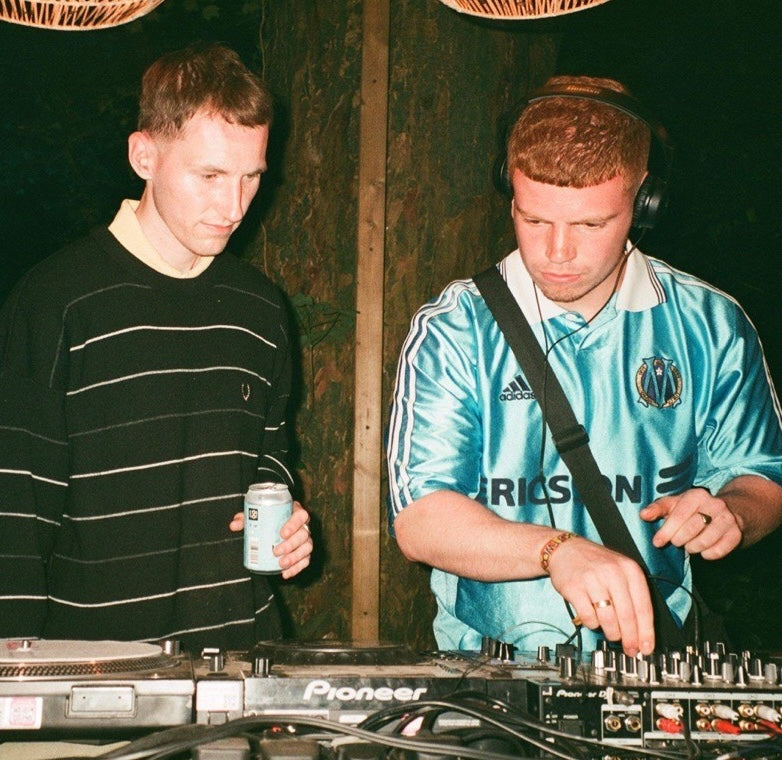 Outhouse Sounds – Svara Radio