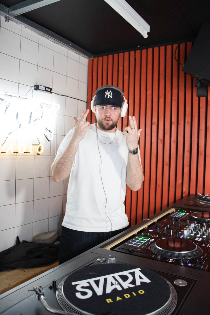 DEAKIN – Svara Radio