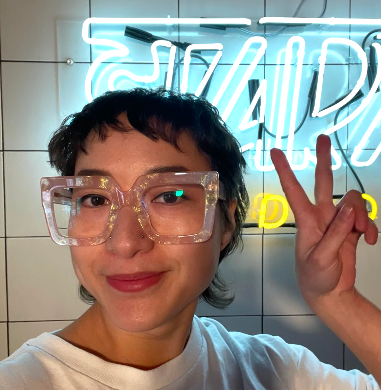 Nikki Chong – Svara Radio